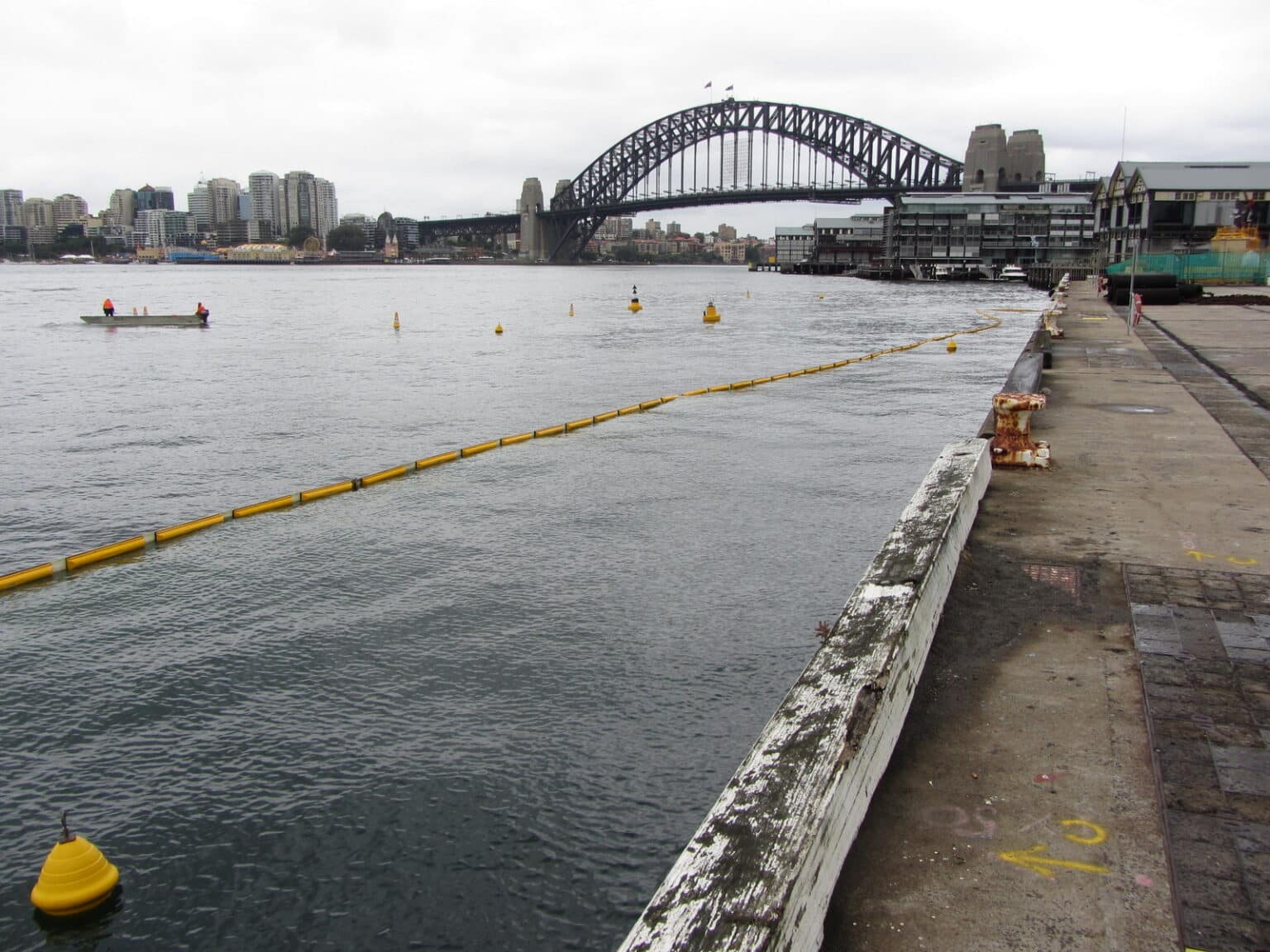 Silt Curtain installed in Sydney Harbour - Chatoyer